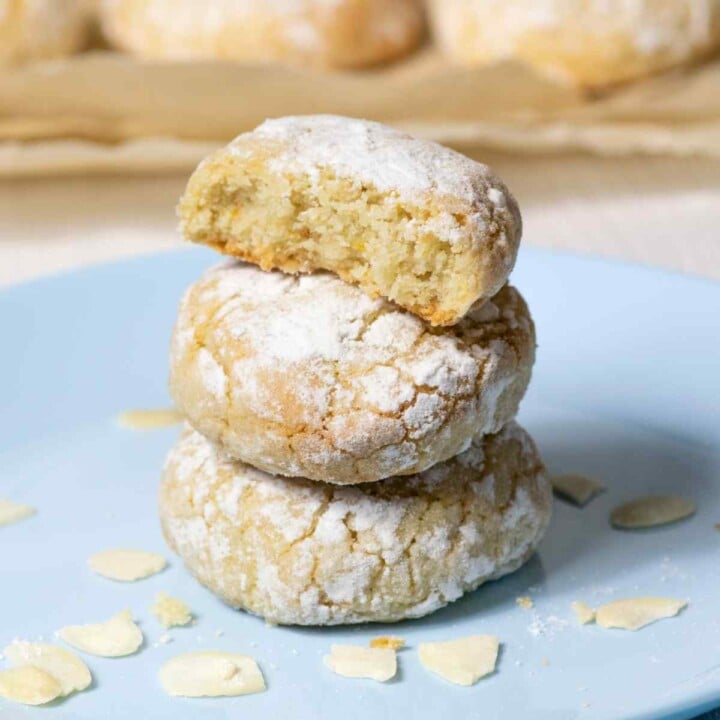 Almond Flour Moroccan Cookies Ghriba - Chewy & Gluten-free - SugarYums