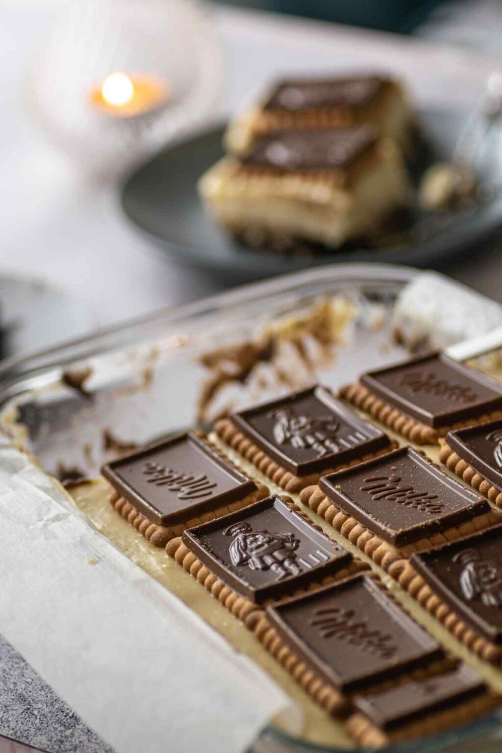 No Bake Biscuit Cake (Biscuit Tray Bake) - SugarYums