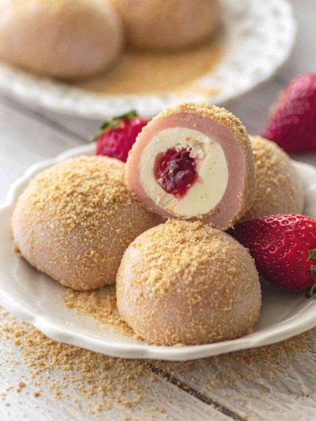 Taro Mochi with Taro Paste Filling - SugarYums