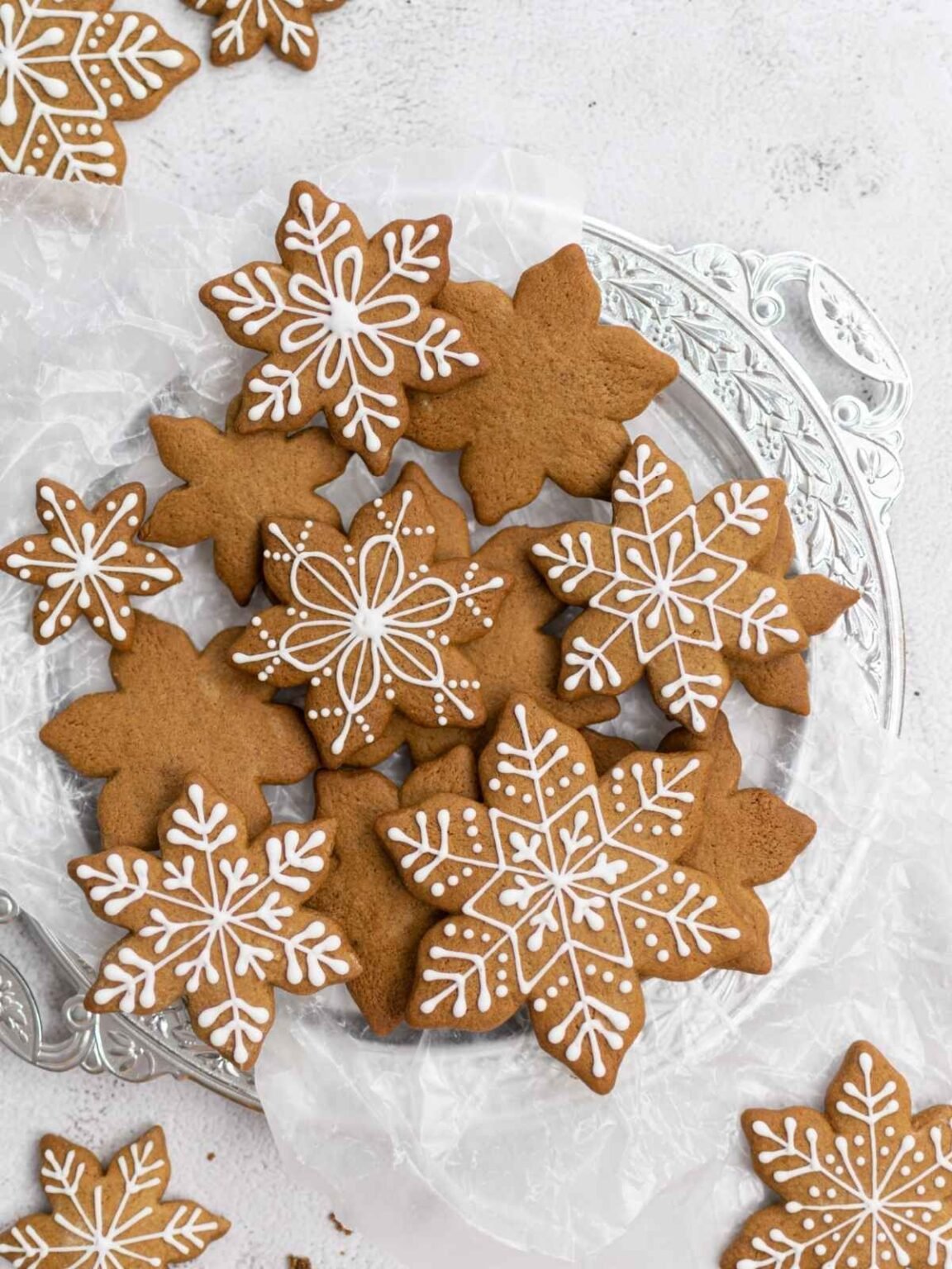 Gingerbread Cookies Without Molasses - SugarYums