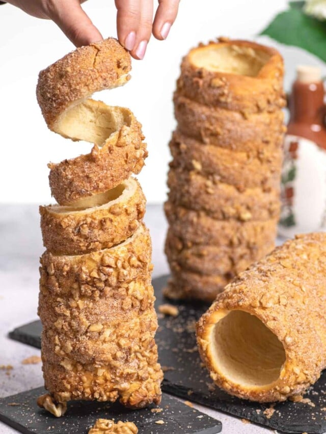 Hungarian Chimney Cake (Kürtőskalács) - SugarYums