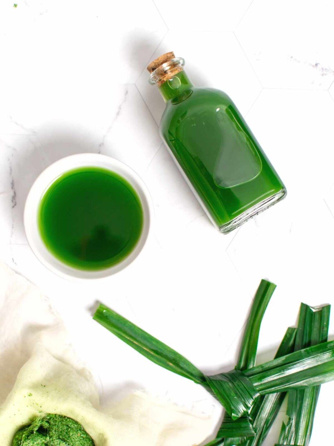 How to make Pandan Extract from scratch - SugarYums