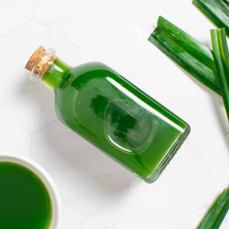 How to make Pandan Extract from scratch - SugarYums