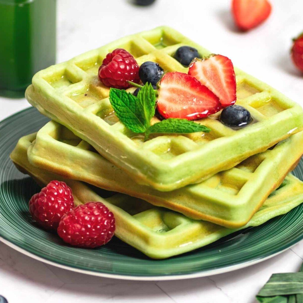 Pandan Waffle Recipe (Bánh Kẹp Lá Dứa) - SugarYums