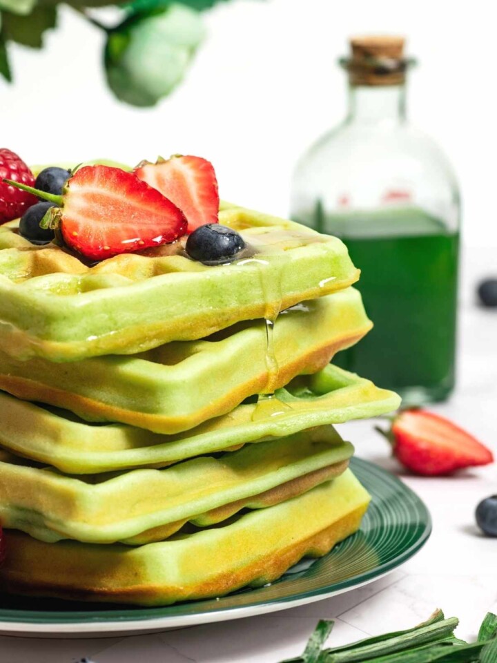 Pandan Waffle Recipe (Bánh Kẹp Lá Dứa) - SugarYums