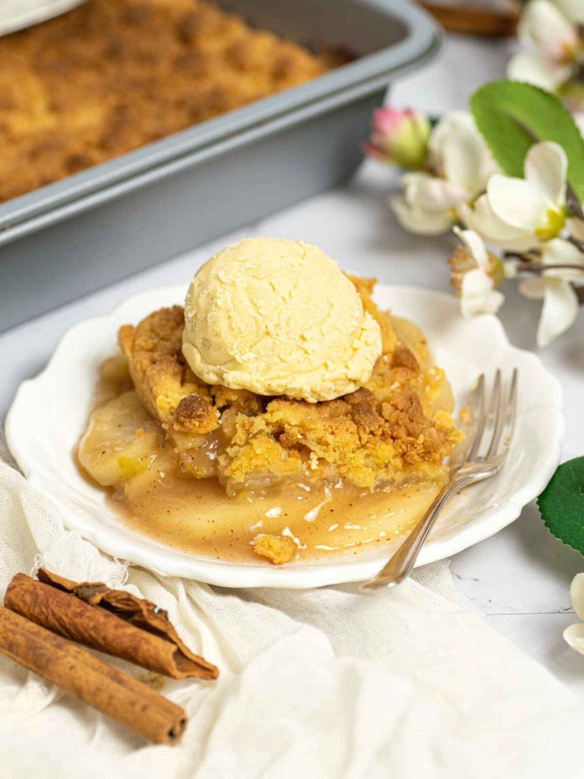 Apple Cobbler with Cake Mix (Only 3 Ingredients) - SugarYums