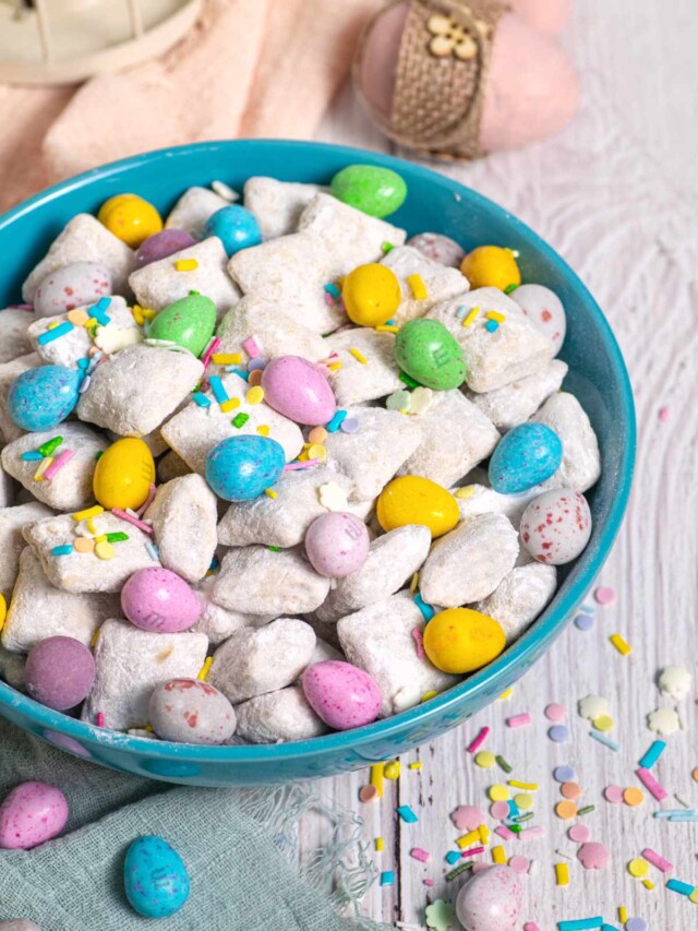 Easter Puppy Chow Recipe (Bunny Bait) - SugarYums