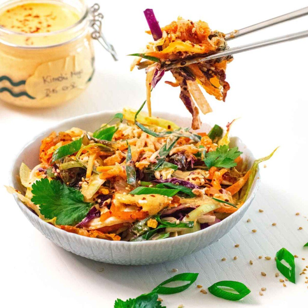 Quick & Easy Kimchi Coleslaw: Korean Slaw (김치코울슬로) - SugarYums