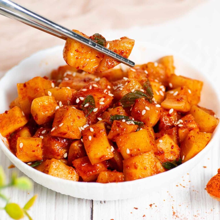 Korean Radish Kimchi: Cubed Radish Kkakdugi (깍두기) - SugarYums