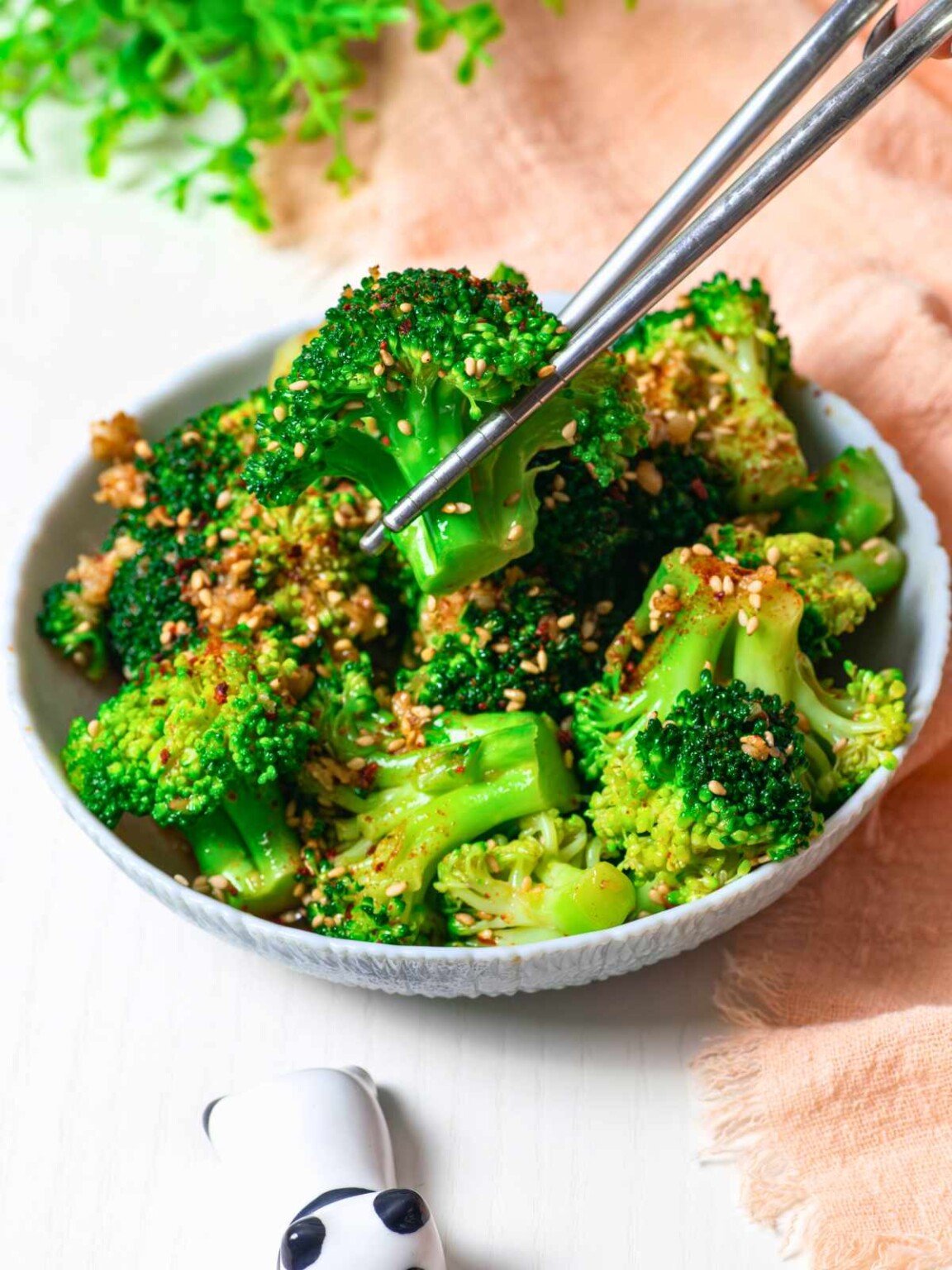 Korean Broccoli Side Dish: Broccoli Banchan (브로콜리나물) - SugarYums