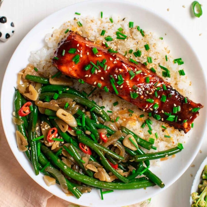 Korean Gochujang Salmon: Oven or Air Fryer (고추장연어구이) - SugarYums